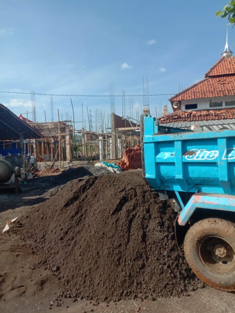 Jual Tanah Urug, Limestone, Puing & Pasir Bangunan Solo