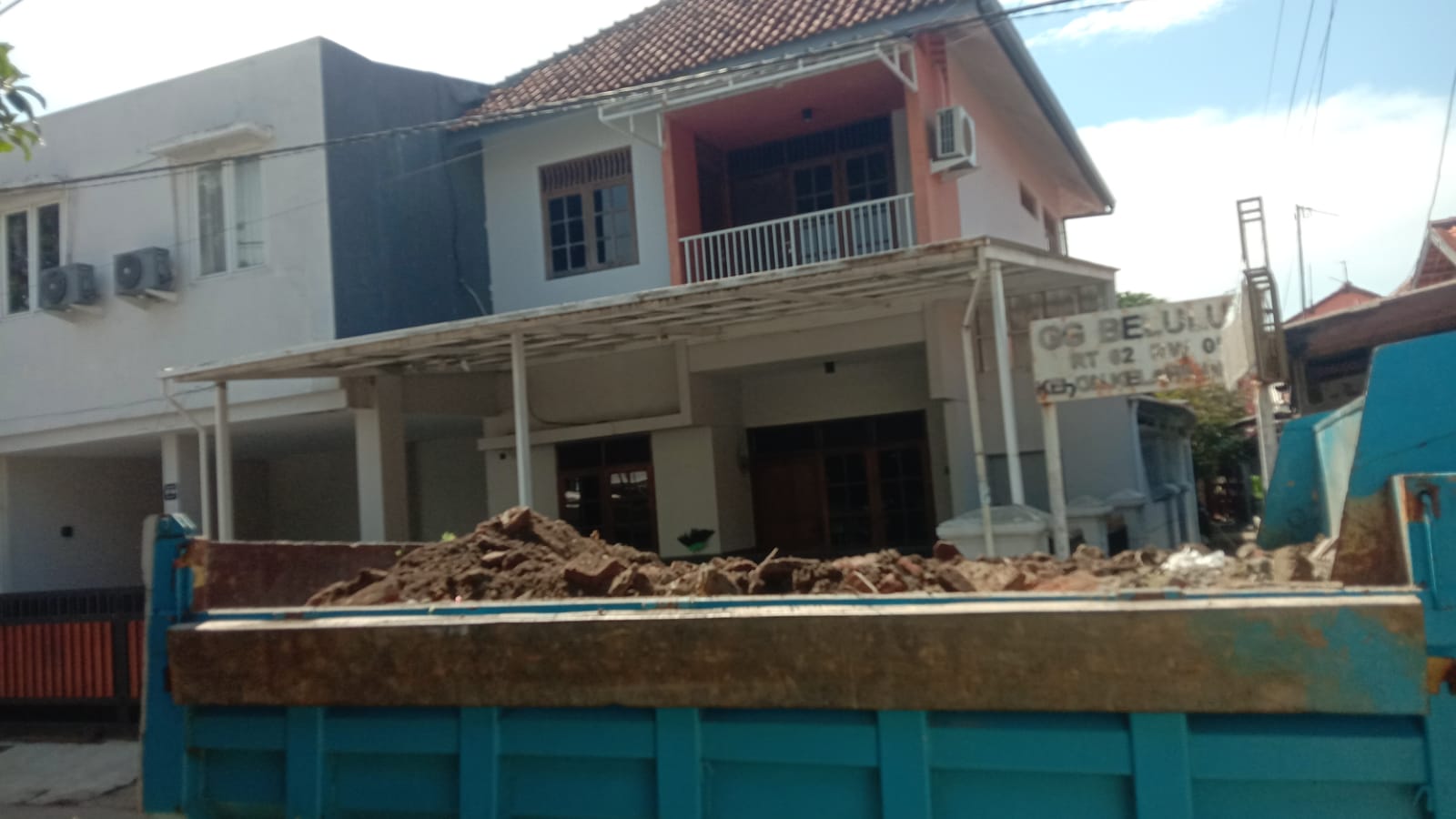 Jual Tanah Urug, Limestone dan Pasir Bangunan Gianyar