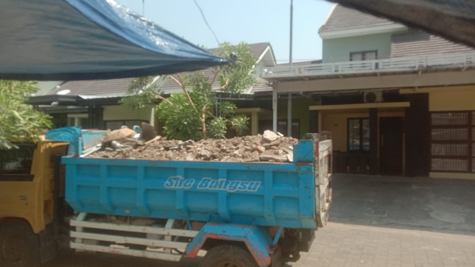 Jual Tanah Urug, Limestone dan Pasir Bangunan Kuningan